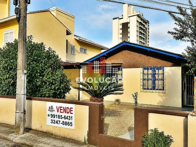 Casa / Sobrado para Venda em São José/SC Kobrasol 3 Quartos