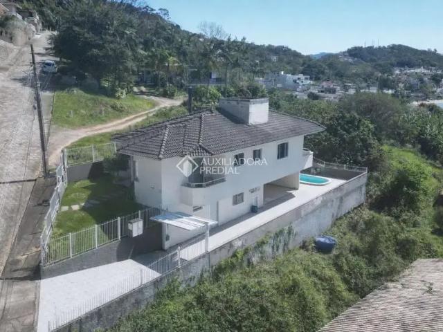 Casa / Sobrado para Venda em São José/SC Ponta de Baixo 3 Quartos
