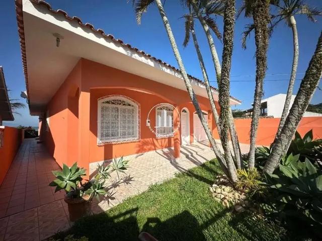 Casa / Sobrado para Venda em São José/SC Ponta de Baixo 3 Quartos