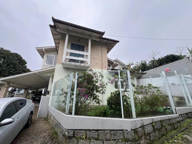 Casa / Sobrado para Venda em São José/SC Ponta de Baixo 4 Quartos