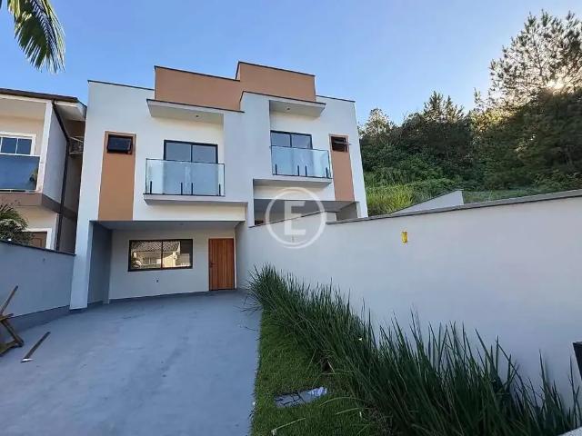 Casa / Sobrado para Venda em São José/SC Potecas 3 Quartos