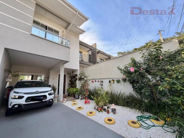 Casa / Sobrado para Venda em São José/SC Potecas 3 Quartos