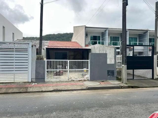 Casa / Sobrado para Venda em São José/SC Potecas 2 Quartos