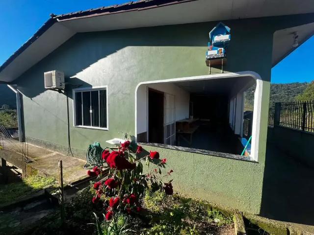 Casa / Sobrado para Venda em São José/SC Potecas 4 Quartos