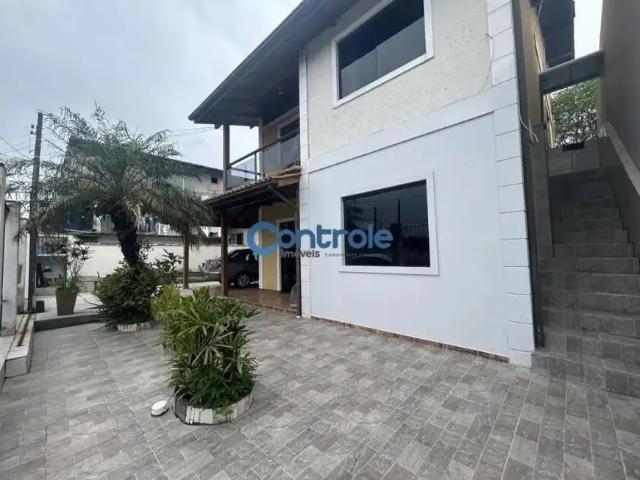 Casa / Sobrado para Venda em São José/SC Potecas 5 Quartos