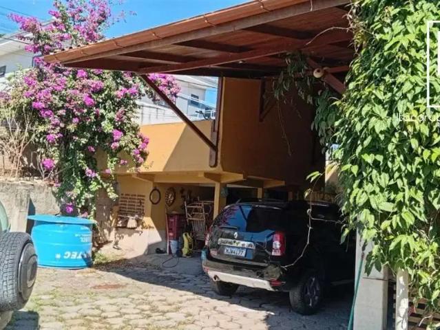 Casa / Sobrado para Venda em São José/SC Potecas 5 Quartos