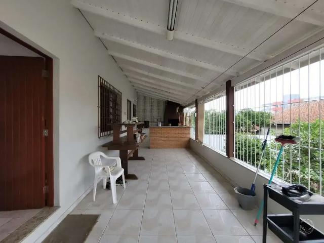 Casa / Sobrado para Venda em São José/SC Praia Comprida 4 Quartos