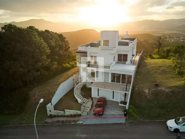 Casa / Sobrado para Venda em São José/SC Roçado 5 Quartos