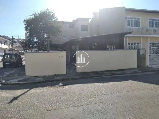 Casa / Sobrado para Venda em São José/SC Roçado 5 Quartos