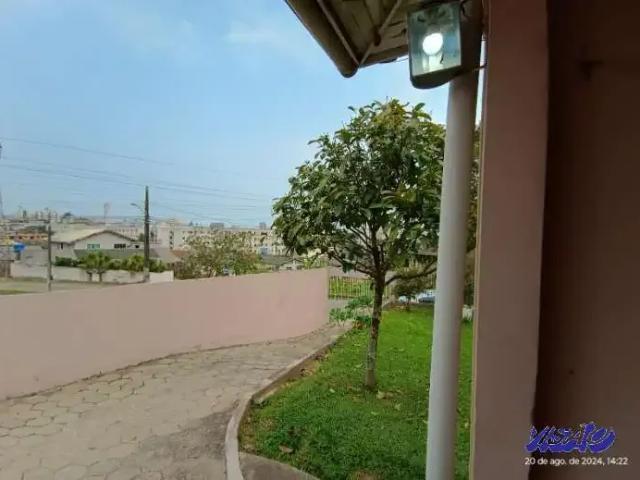 Casa / Sobrado para Venda em São José/SC Roçado 3 Quartos