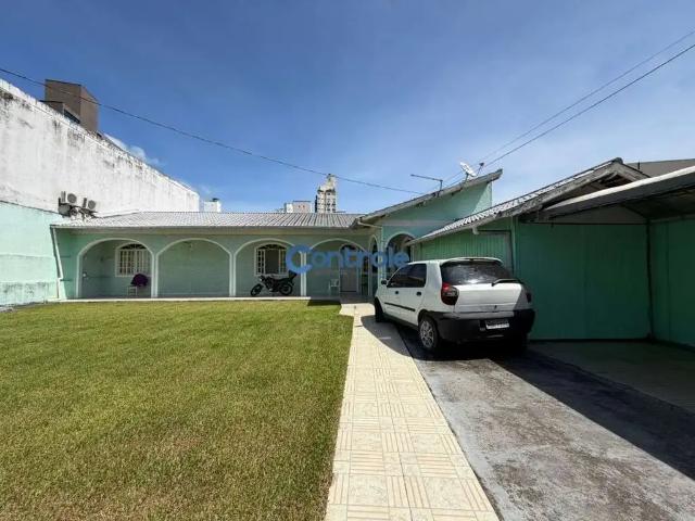 Casa / Sobrado para Venda em São José/SC Kobrasol 3 Quartos