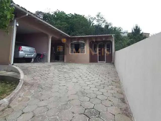 Casa / Sobrado para Venda em São José/SC Roçado 3 Quartos