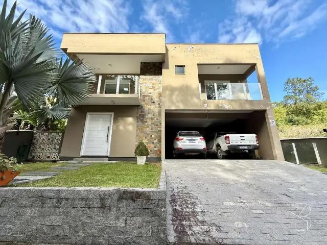Casa / Sobrado para Venda em São José/SC Roçado 3 Quartos
