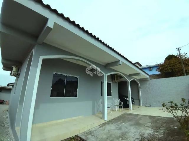 Casa / Sobrado para Venda em São José/SC Serraria 3 Quartos