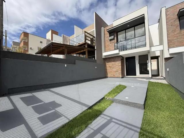 Casa / Sobrado para Venda em São José/SC Serraria 3 Quartos