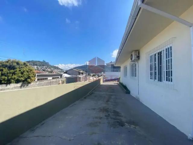 Casa / Sobrado para Venda em São José/SC Serraria 3 Quartos