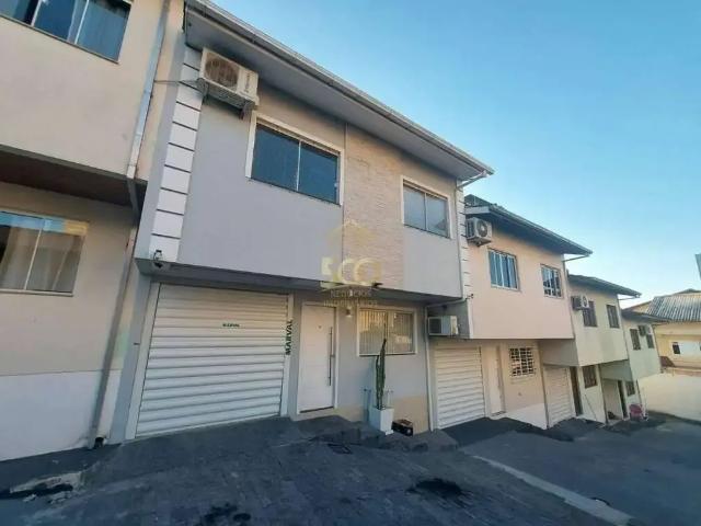 Casa / Sobrado para Venda em São José/SC Serraria 3 Quartos