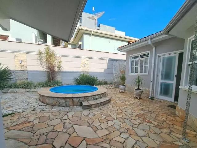 Casa / Sobrado para Venda em São Lourenço/MG Centro 3 Quartos
