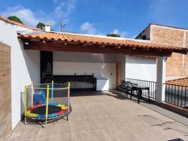 Casa / Sobrado para Venda em São Lourenço/MG Jardim das Oliveiras 2 Quartos