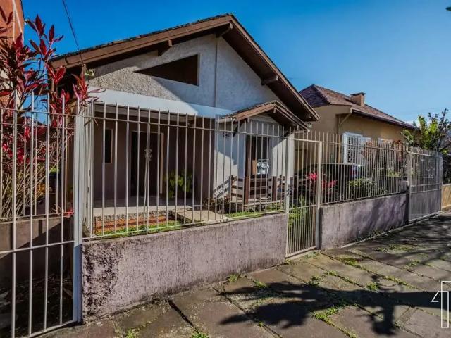 Casa / Sobrado para Venda em São Leopoldo/RS Cristo Rei 3 Quartos