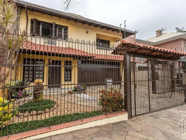 Casa / Sobrado para Venda em São Leopoldo/RS Cristo Rei 6 Quartos