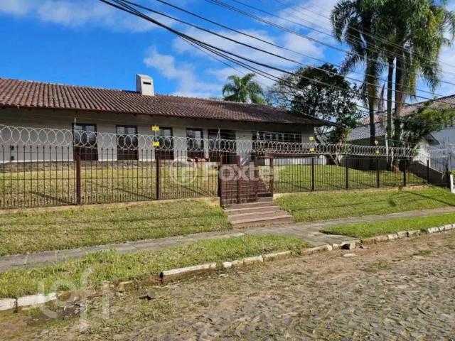 Casa / Sobrado para Venda em São Leopoldo/RS Padre Reus 4 Quartos