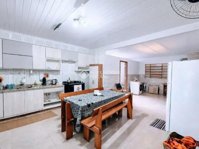 Casa / Sobrado para Venda em São Leopoldo/RS Santos Dumont 2 Quartos