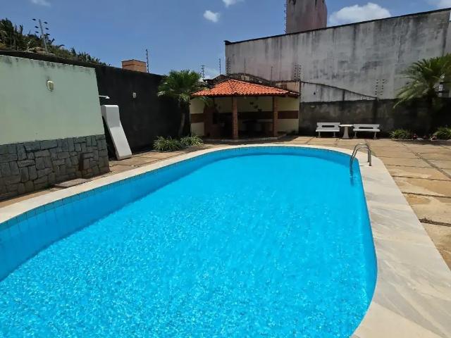 Casa / Sobrado para Venda em São Luís/MA Alto do Calhau 4 Quartos