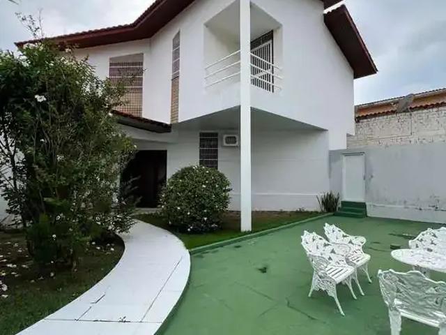 Casa / Sobrado para Venda em São Luís/MA Calhau 4 Quartos