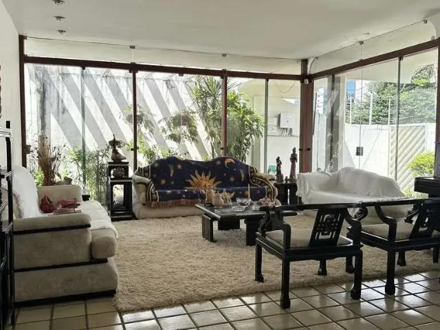 Casa / Sobrado para Venda em São Luís/MA Calhau 3 Quartos