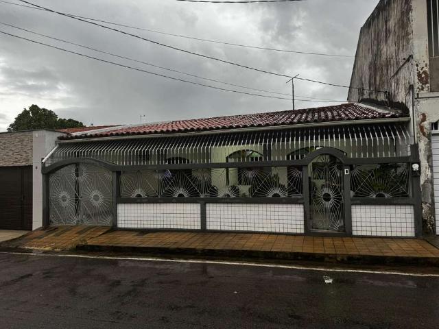 Casa / Sobrado para Venda em São Luís/MA Cohatrac I 3 Quartos