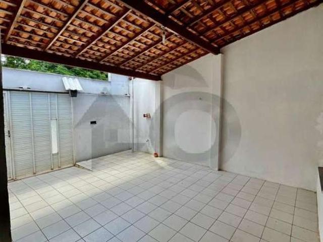 Casa / Sobrado para Venda em São Luís/MA Cohatrac 3 Quartos