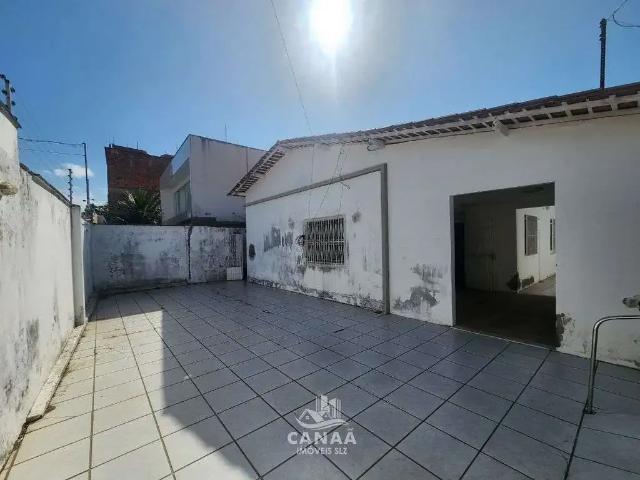 Casa / Sobrado para Venda em São Luís/MA Ponta do Farol 4 Quartos