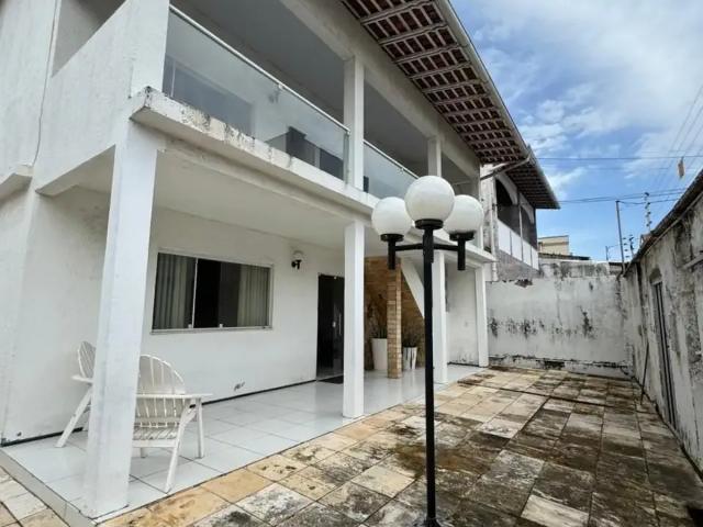 Casa / Sobrado para Venda em São Luís/MA São Francisco 4 Quartos
