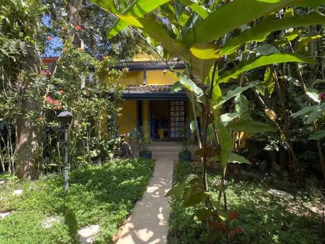 Casa / Sobrado para Venda em São Sebastião/SP Camburi 4 Quartos