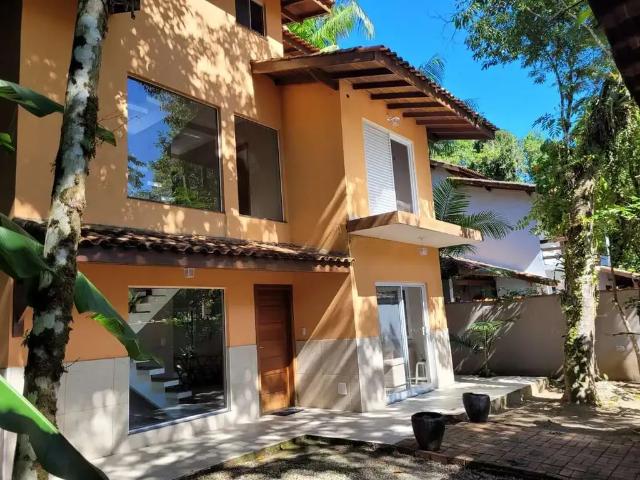 Casa / Sobrado para Venda em São Sebastião/SP Camburi 3 Quartos