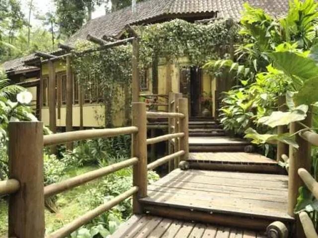 Casa / Sobrado para Venda em São Sebastião/SP Camburi 3 Quartos