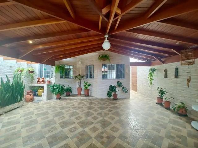 Casa / Sobrado para Venda em São Sebastião/SP Canto do Mar 3 Quartos