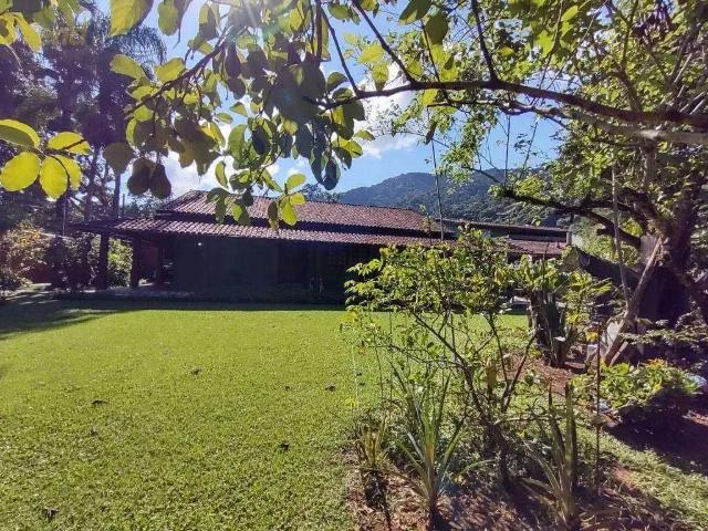 Casa / Sobrado para Venda em São Sebastião/SP Boiçucanga 5 Quartos