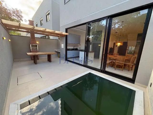 Casa / Sobrado para Venda em São Sebastião/SP Boiçucanga 4 Quartos