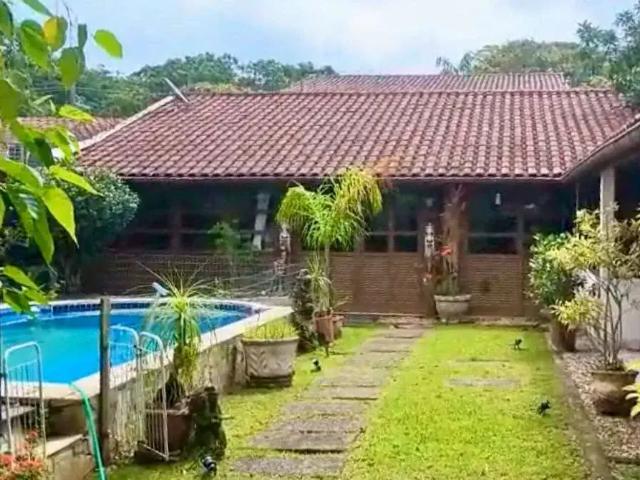 Casa / Sobrado para Venda em São Sebastião/SP Barra do Una 3 Quartos
