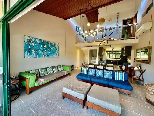 Casa / Sobrado para Venda em São Sebastião/SP Barra do Una 4 Quartos