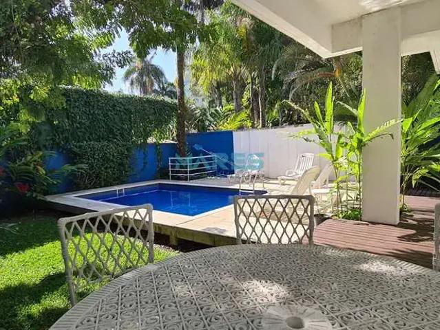 Casa / Sobrado para Venda em São Sebastião/SP Barra do Una 4 Quartos