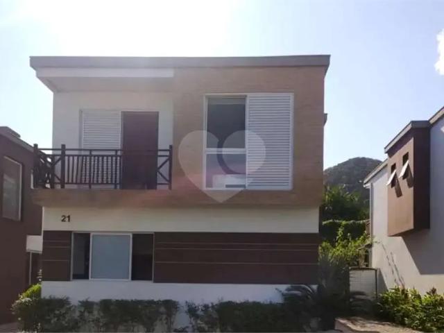 Casa / Sobrado para Venda em São Sebastião/SP Juquehy 4 Quartos