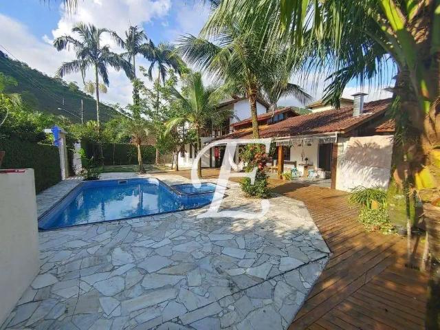 Casa / Sobrado para Venda em São Sebastião/SP Juquehy 4 Quartos