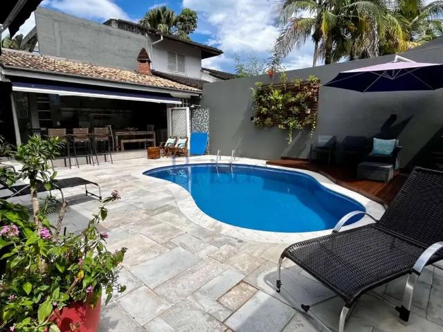 Casa / Sobrado para Venda em São Sebastião/SP Juquehy 4 Quartos