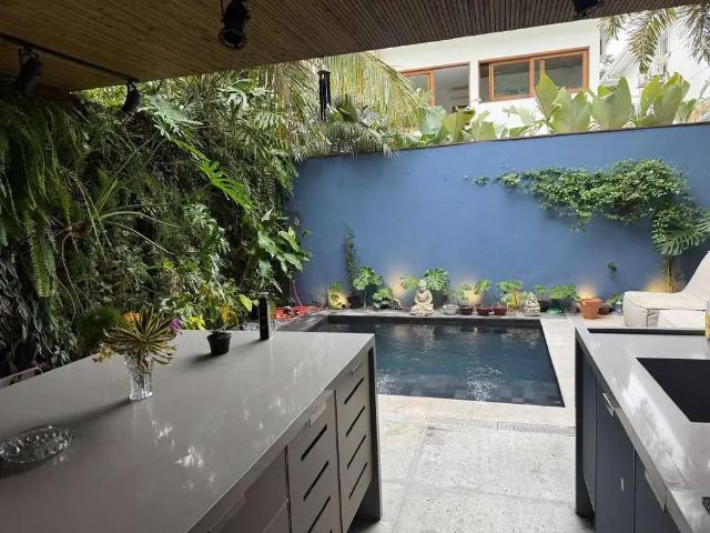 Casa / Sobrado para Venda em São Sebastião/SP Maresias 3 Quartos