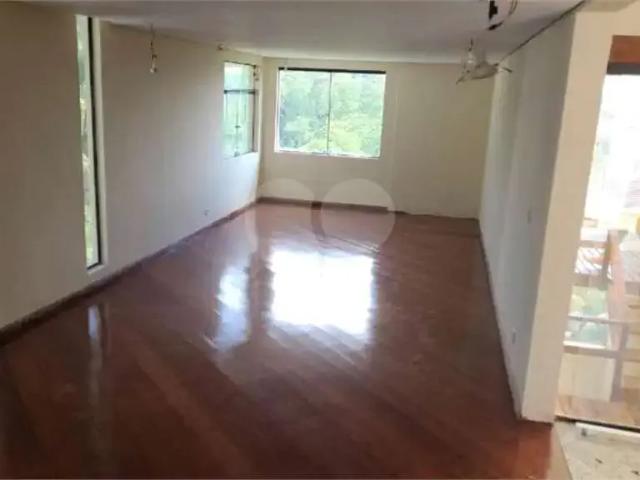 Casa / Sobrado para Venda em São Paulo/SP Tremembé 4 Quartos