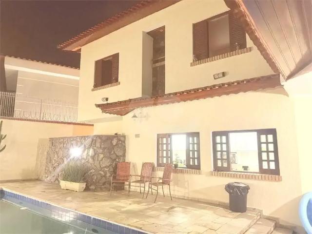 Casa / Sobrado para Venda em São Paulo/SP Tremembé 4 Quartos