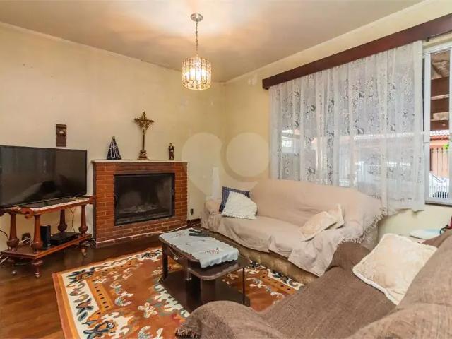 Casa / Sobrado para Venda em São Paulo/SP Tremembé 4 Quartos
